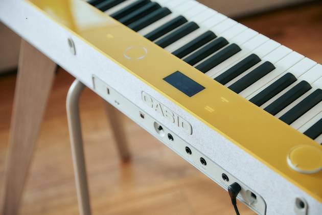 Casio PX-S7000HM Privia 88 Key Smart Hybrid Hammer Action Keyboard with ...